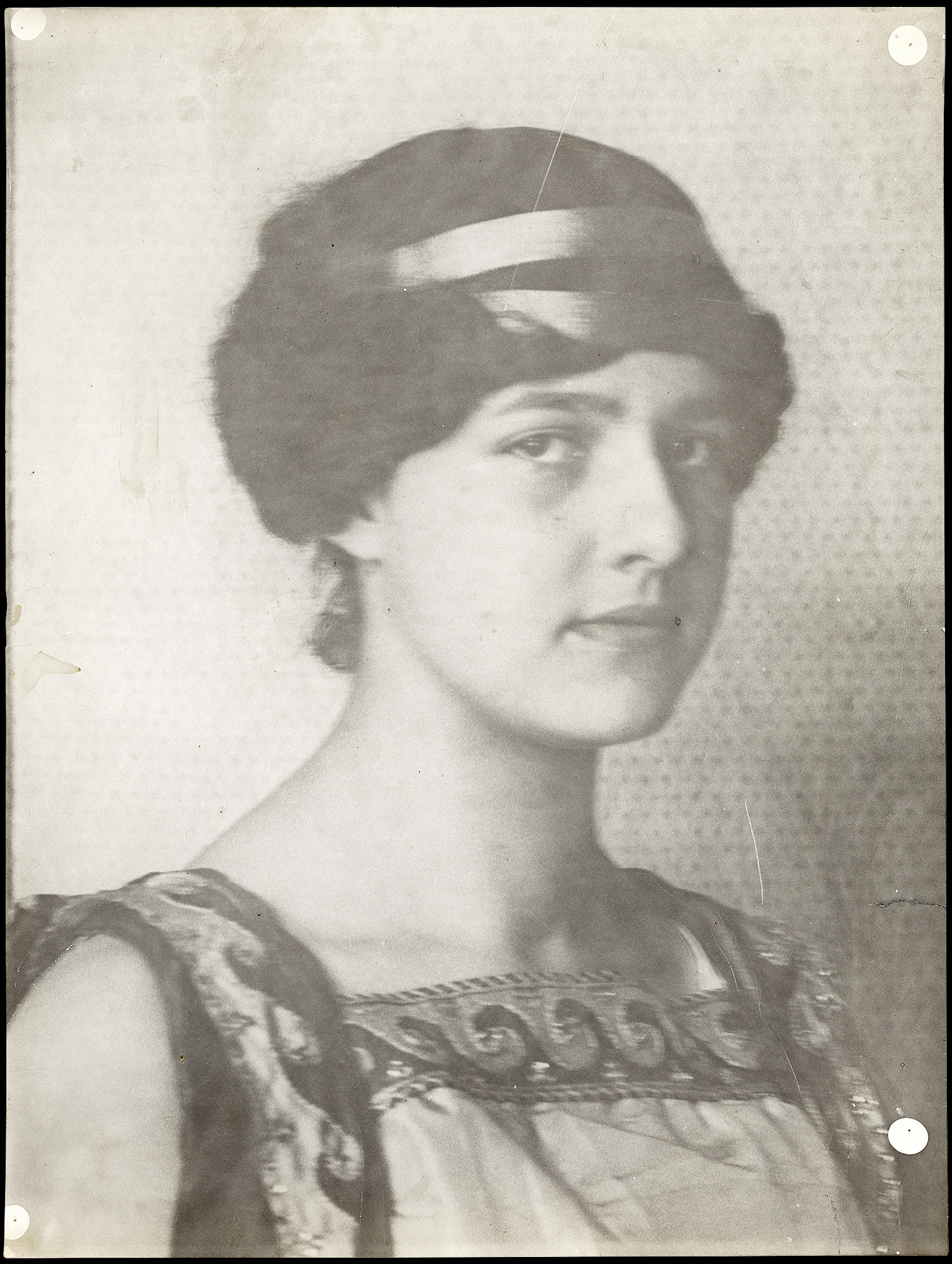 Villa Stuck - Sammlung Online - Mary Stuck, Mary als Griechin, 1905